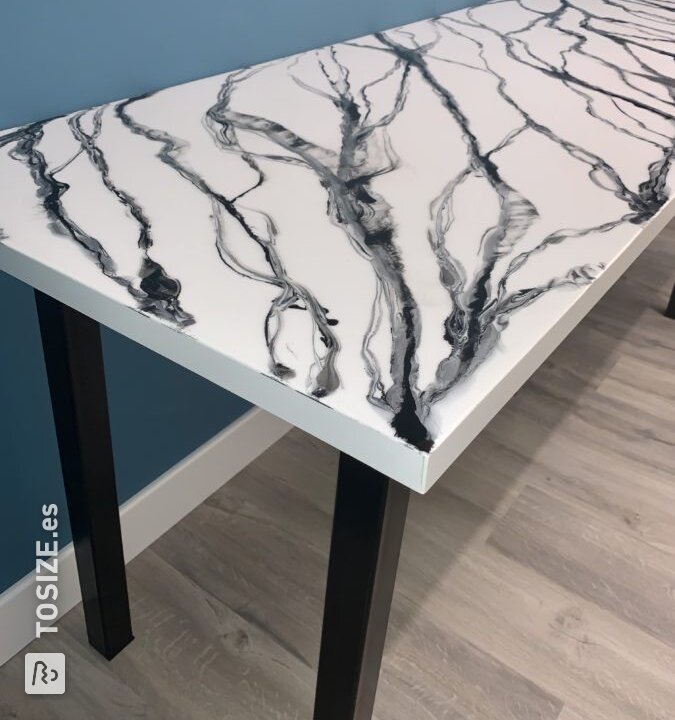 Mesa con tablero de MDF efecto mármol - TOSIZE.es