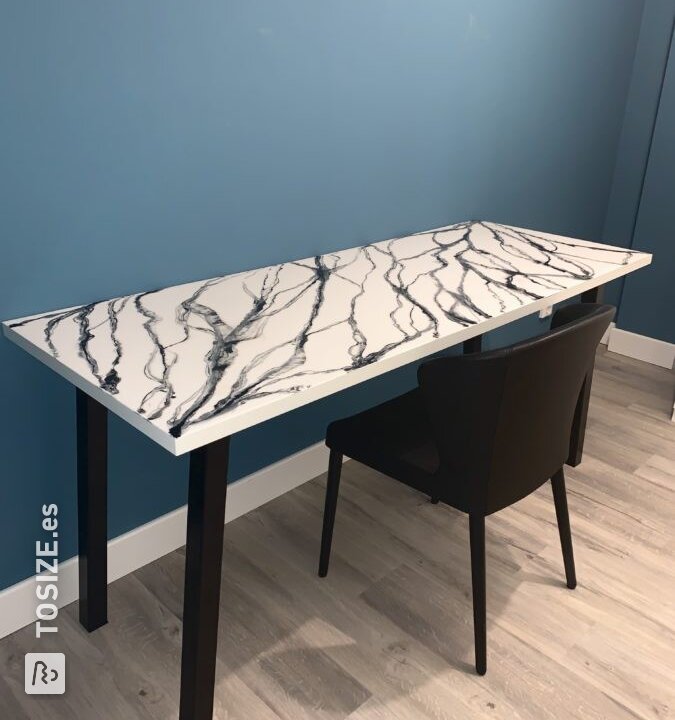 Mesa con tablero de MDF efecto mármol - TOSIZE.es