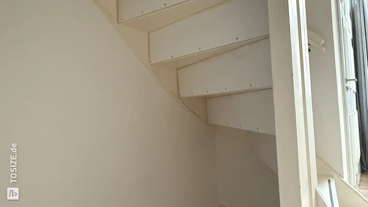 Schließen einer offenen Treppe mit Setzstufen, von Alex | TOSIZE.de