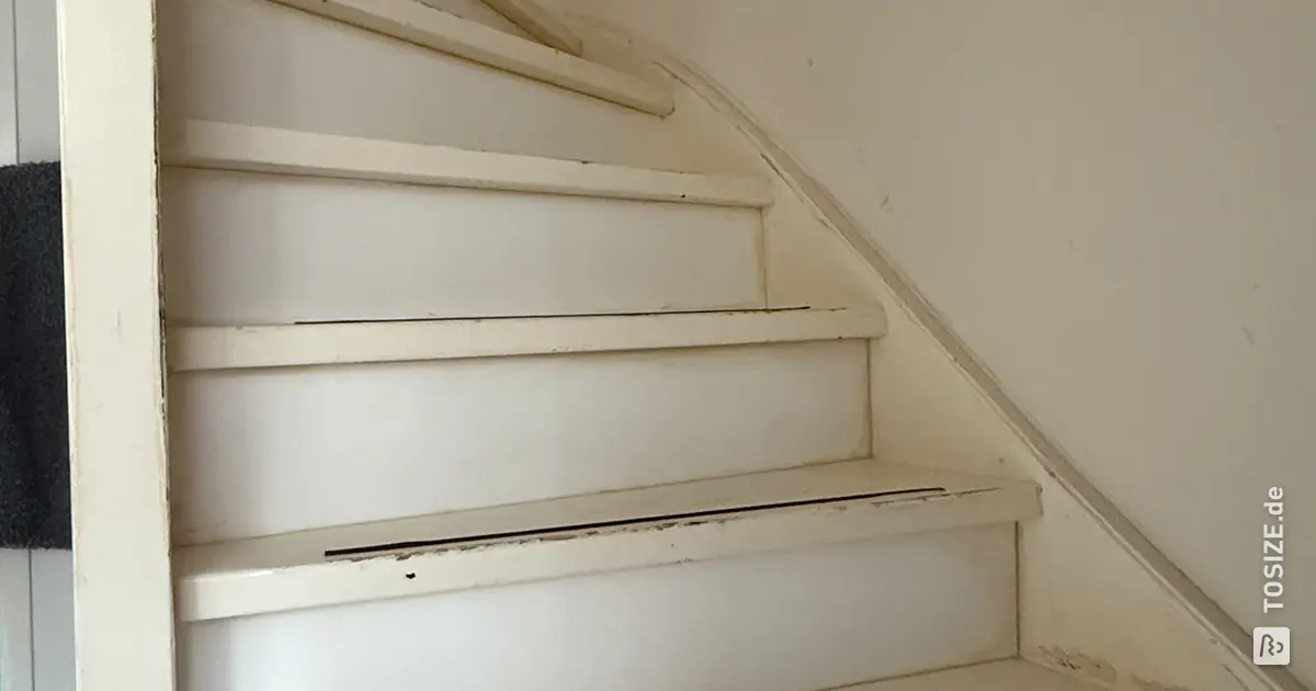 Schließen einer offenen Treppe mit Setzstufen, von Alex | TOSIZE.de
