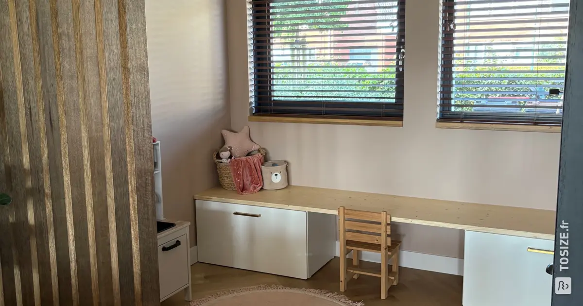 Coin de jeu DIY avec bureau pour enfants en bois de pin | TOSIZE.fr
