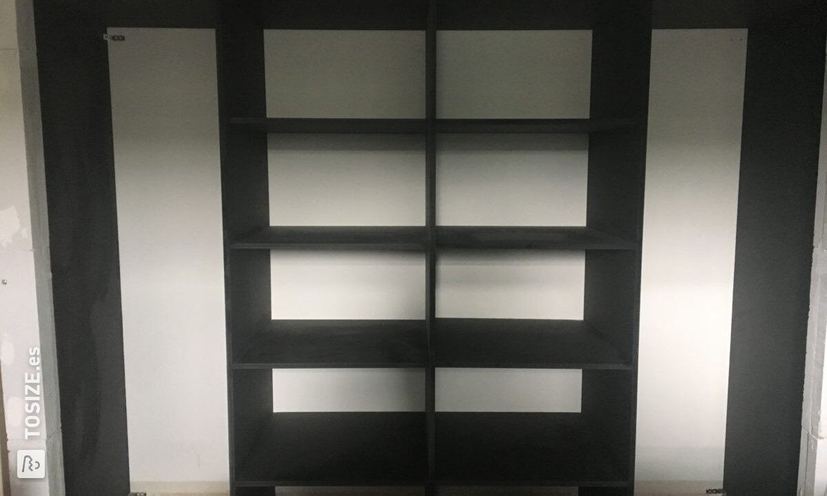 Mueble con MDF negro, de Maureen & Emiel - TOSIZE.es