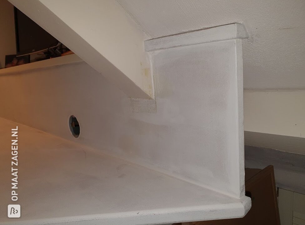 Hoekbureau in driehoek vorm van MDF Blank - OPMAATZAGEN.nl