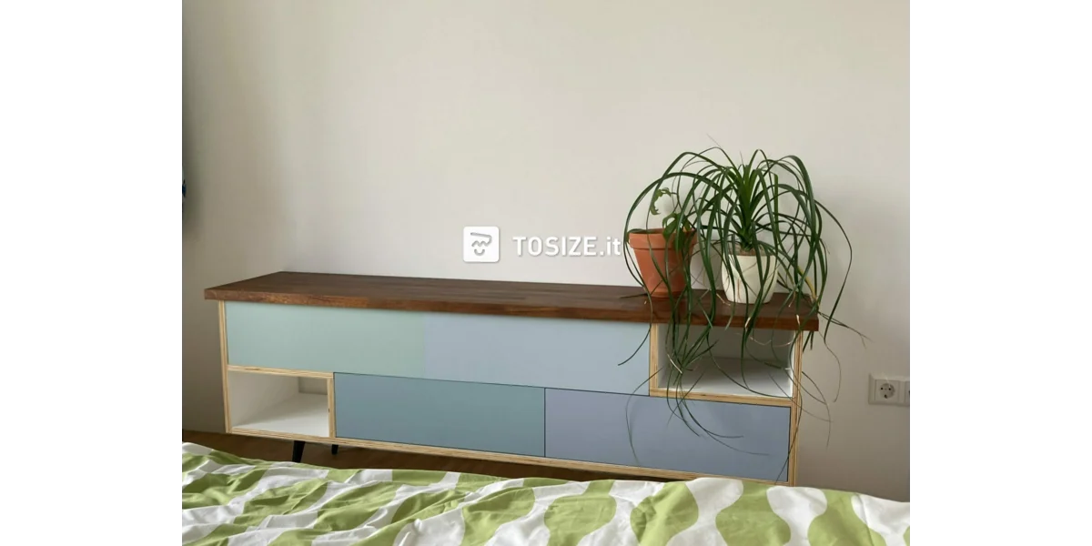 Elegante mobile da camera fai-da-te realizzato in compensato | TOSIZE.it