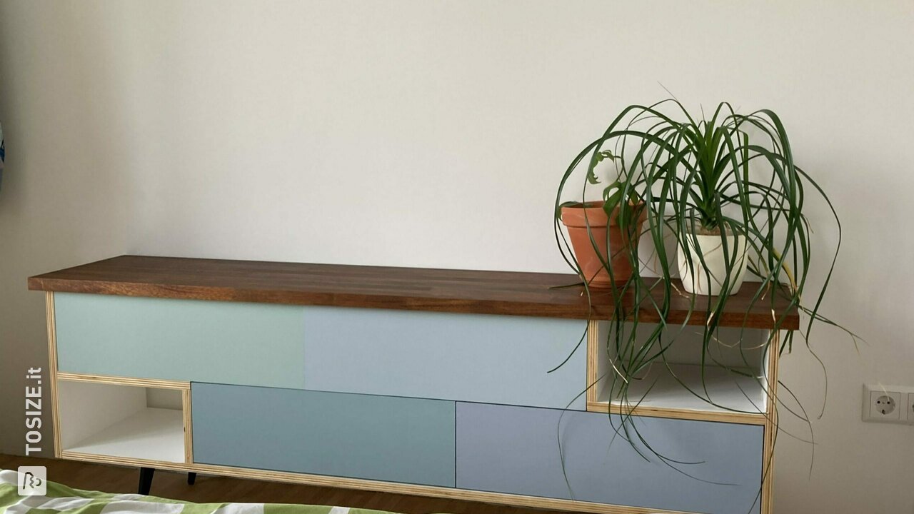 Elegante mobile da camera fai-da-te realizzato in compensato - TOSIZE.it