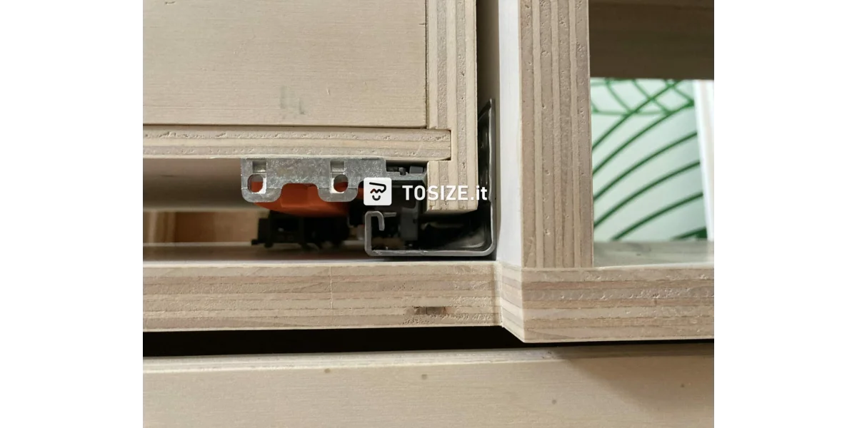 Elegante mobile da camera fai-da-te realizzato in compensato | TOSIZE.it