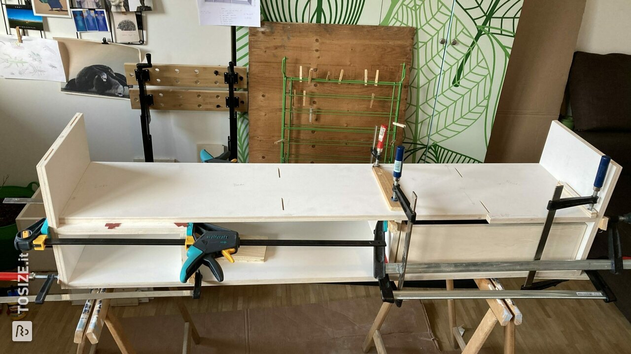 Elegante mobile da camera fai-da-te realizzato in compensato - TOSIZE.it