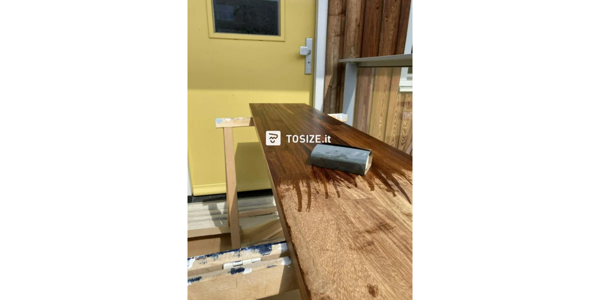 Elegante mobile da camera fai-da-te realizzato in compensato | TOSIZE.it