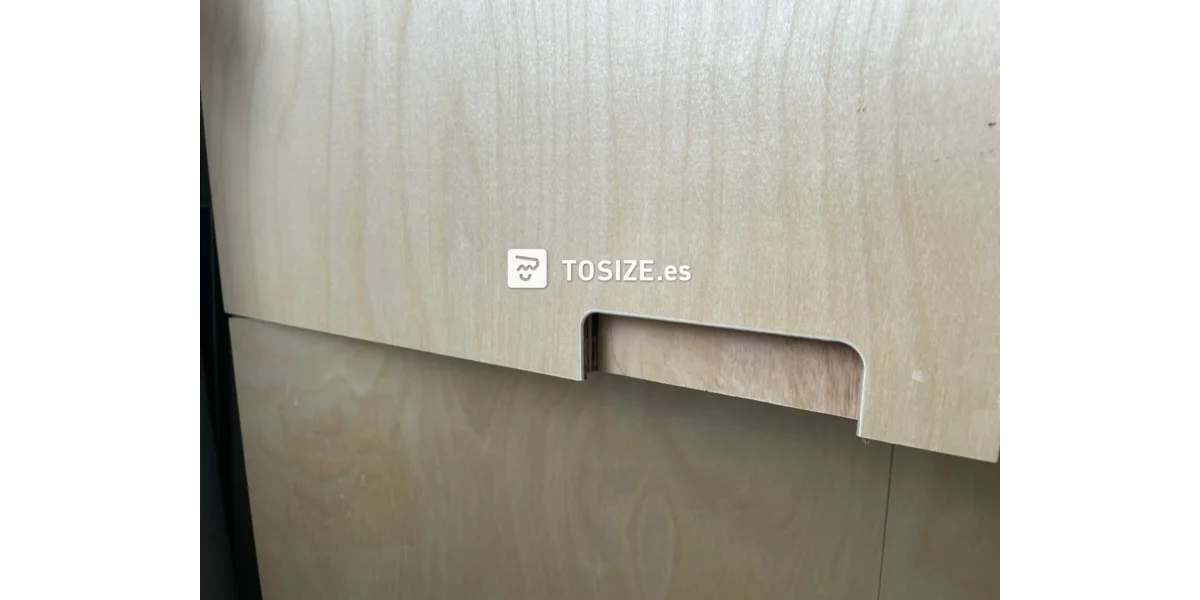 Armario IKEA con frentes de abedul Multiplex, de Kevin | TOSIZE.es