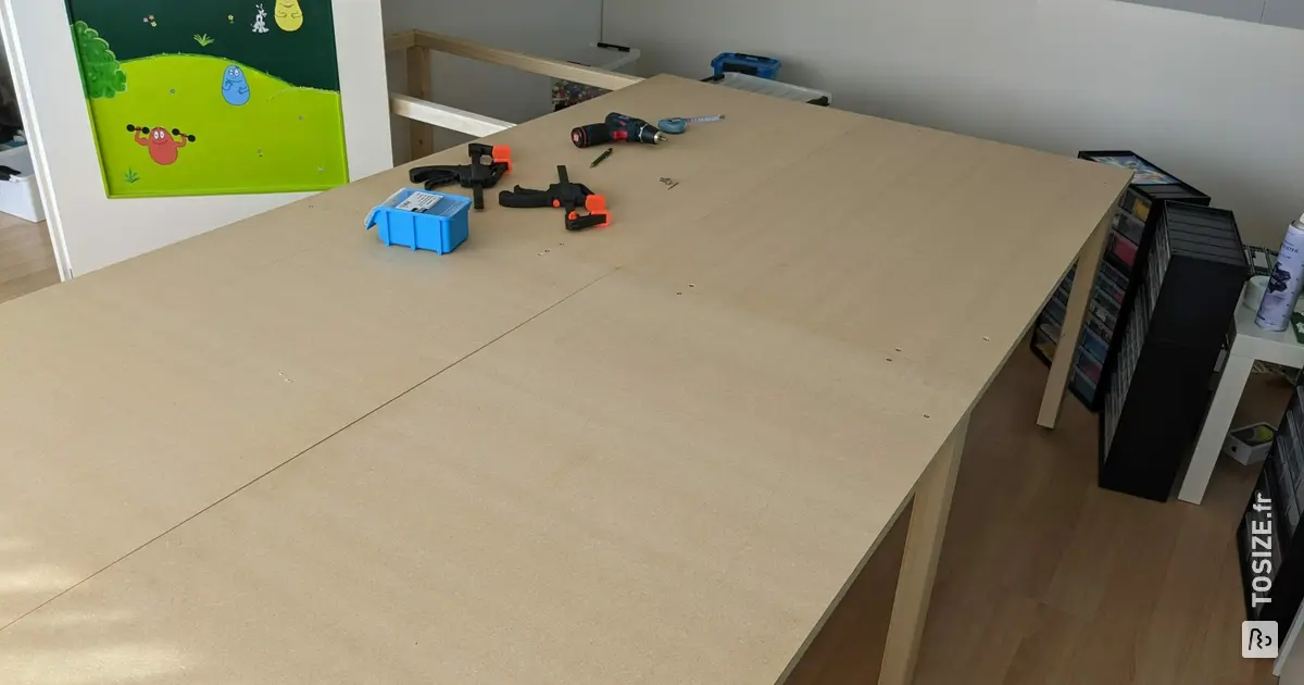Table Lego dans le grenier, en MDF et pin | TOSIZE.fr