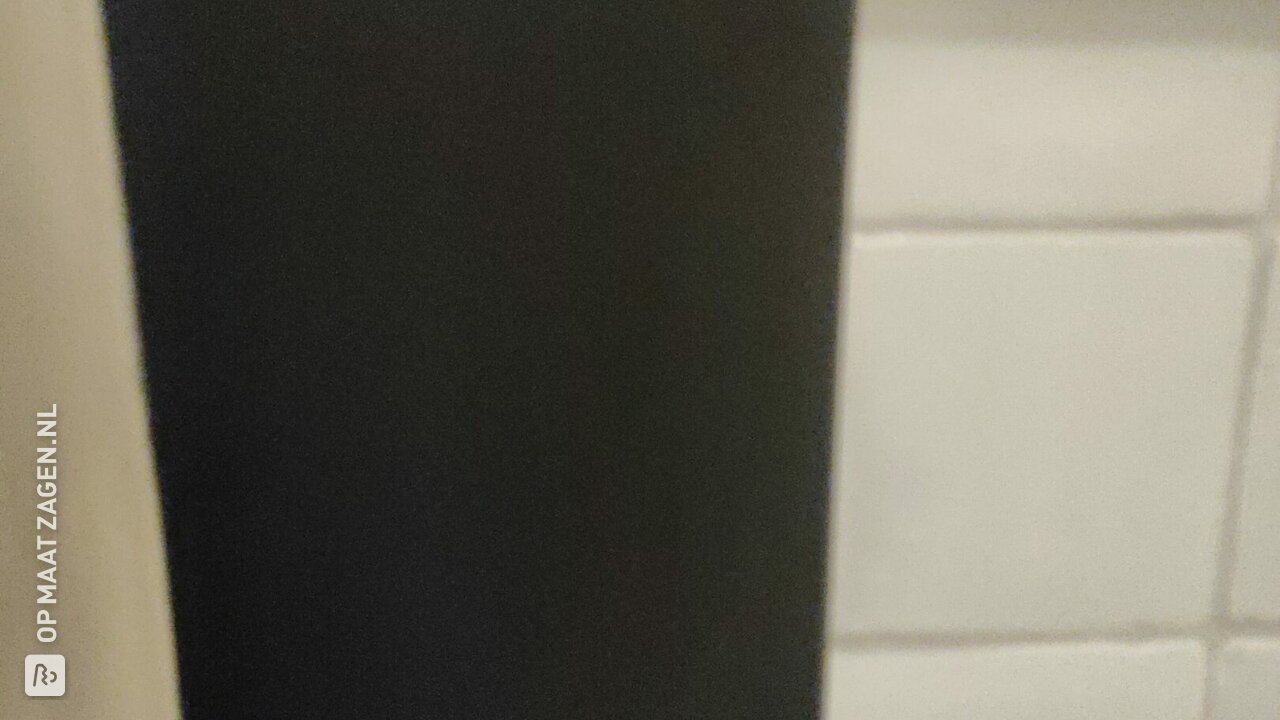 Ombouw schouw van zwart MDF, door Martijn - OPMAATZAGEN.nl