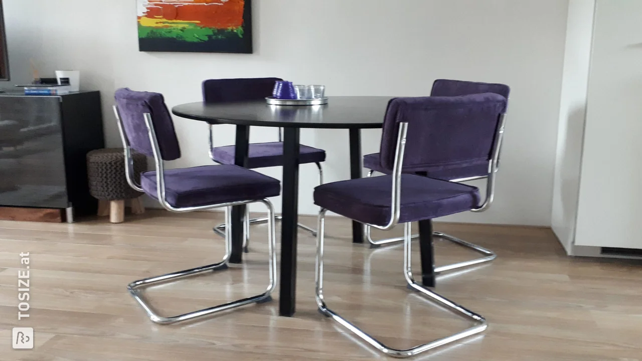 Runder Tisch aus Sperrholz von Laura | TOSIZE.at