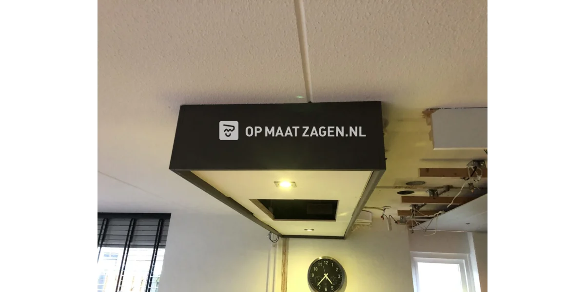 Koof van MDF Zwart voor de afzuigkap | OPMAATZAGEN.nl