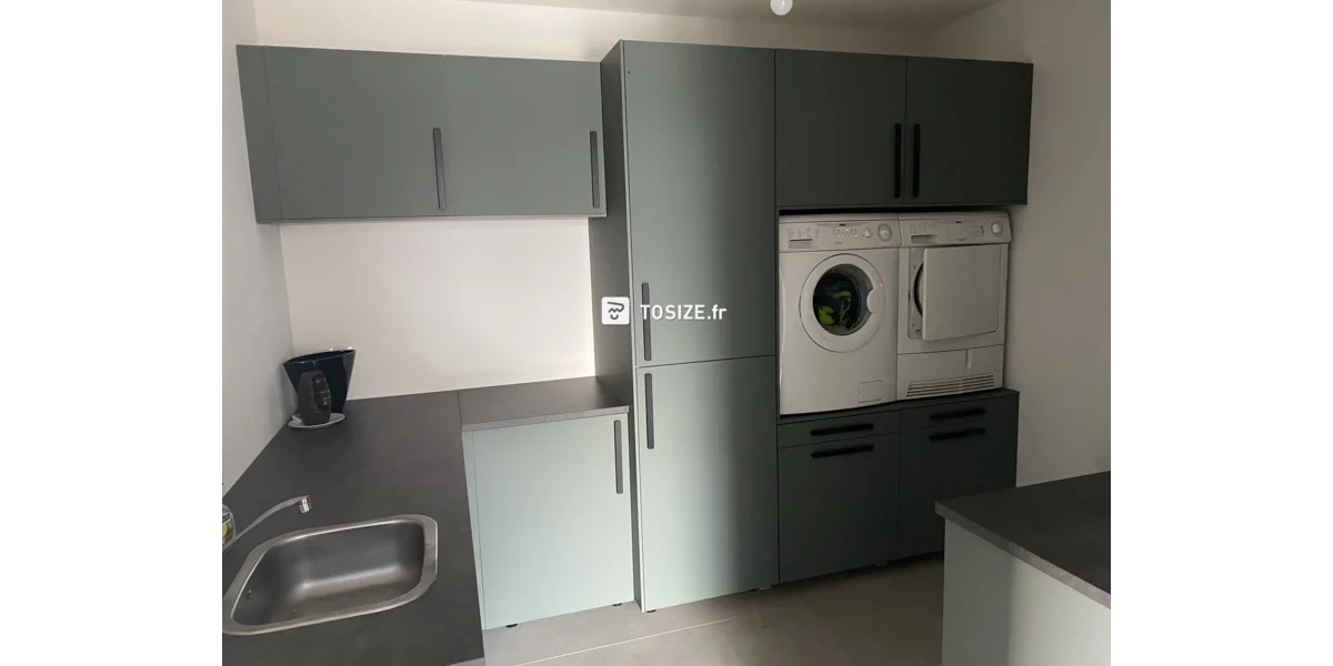 Surélévation dans la buanderie pour la machine à laver et le sèche ...