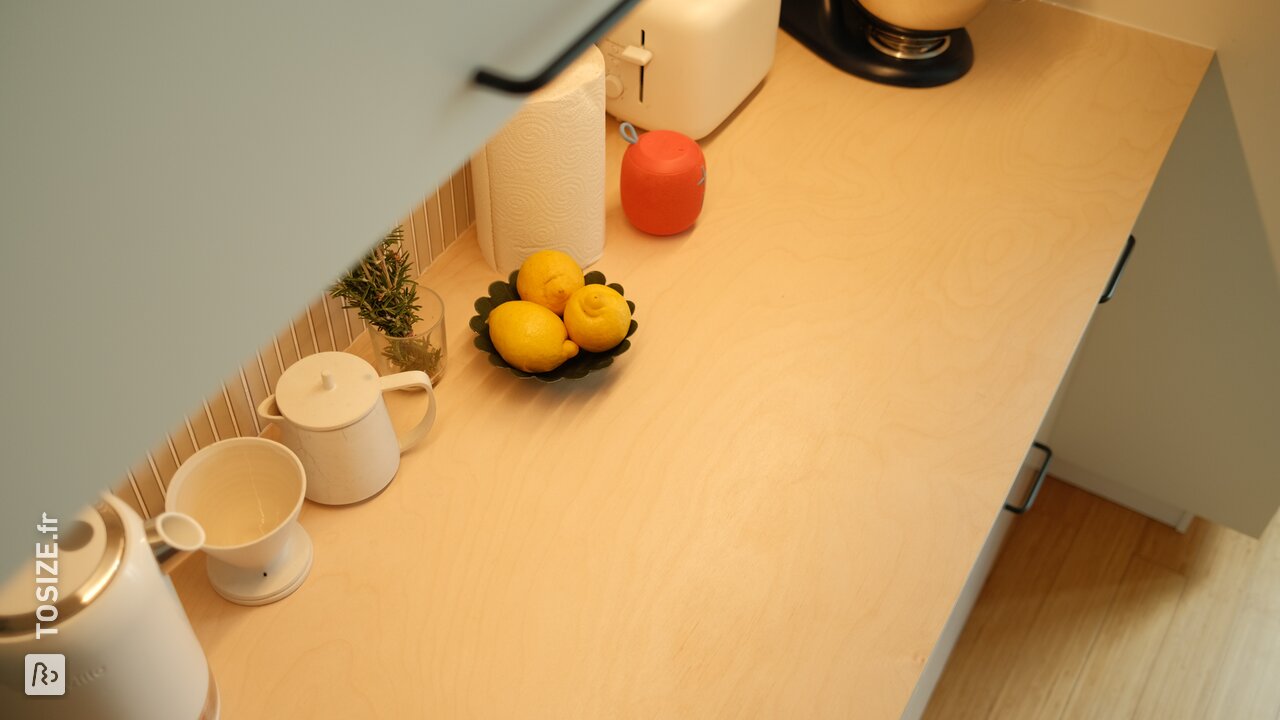 A custom made kitchen countertop from birch plywood - TOSIZE.fr