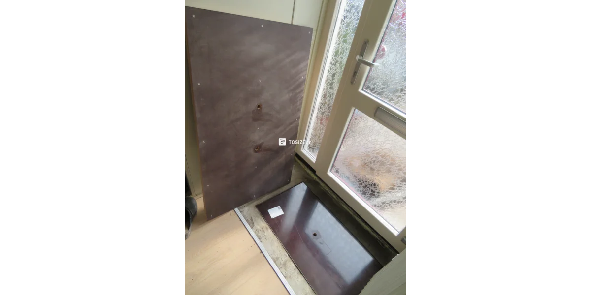 Make your own custom crawl hatch from sawn concrete plywood | TOSIZE.fr