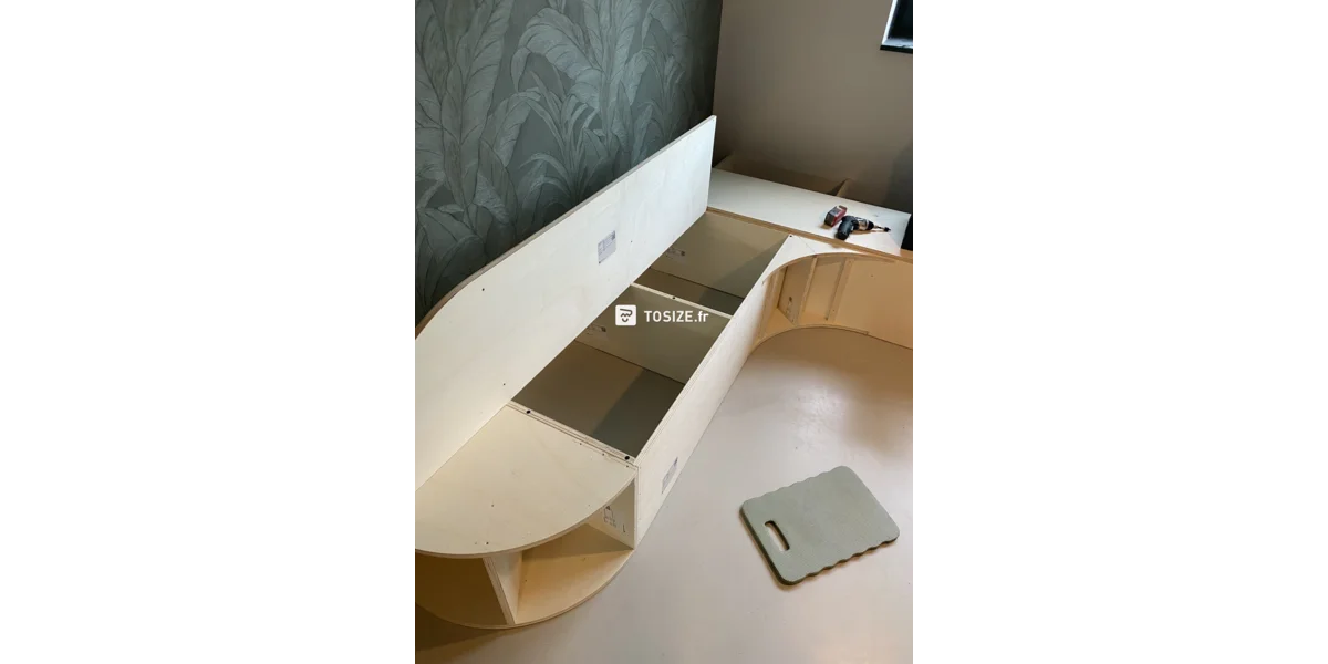 Coin repas sur mesure avec coins arrondis et canapé d'angle | TOSIZE.fr