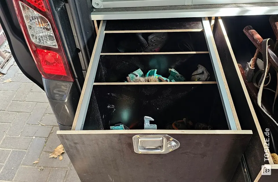 Maßgeschneiderte Hundebox und Autoschubladen von Michael | TOSIZE.de