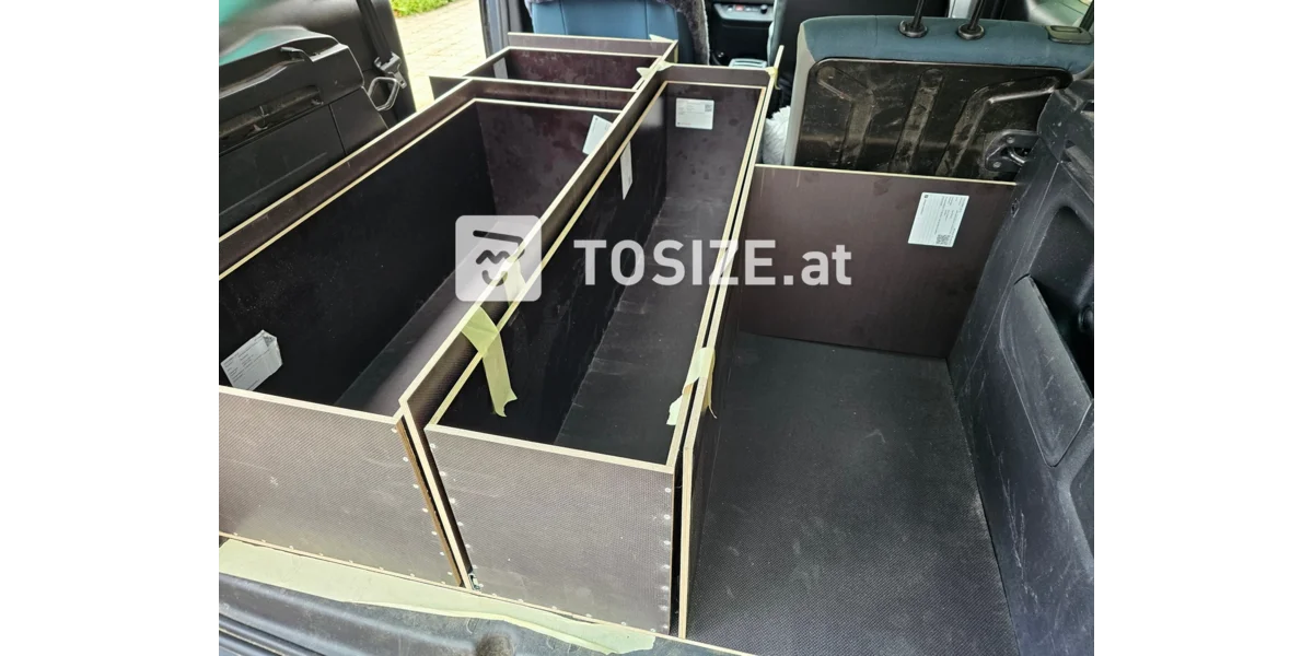 Maßgeschneiderte Hundebox und Autoschubladen von Michael | TOSIZE.at