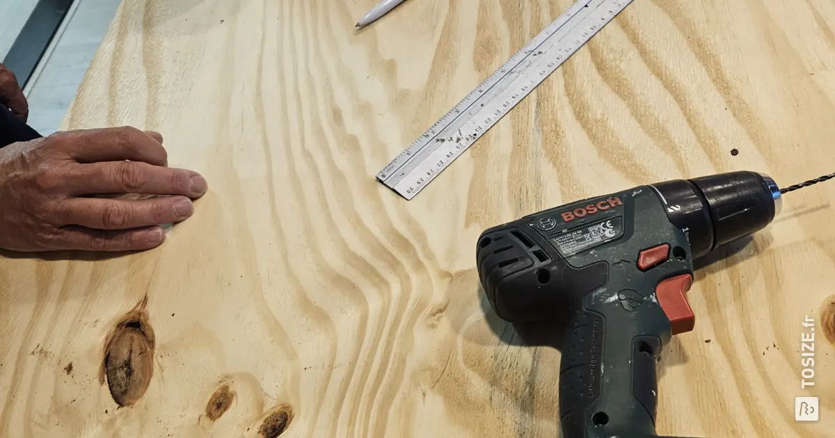 Vitrine verticale en verre DIY by Trees | TOSIZE.fr