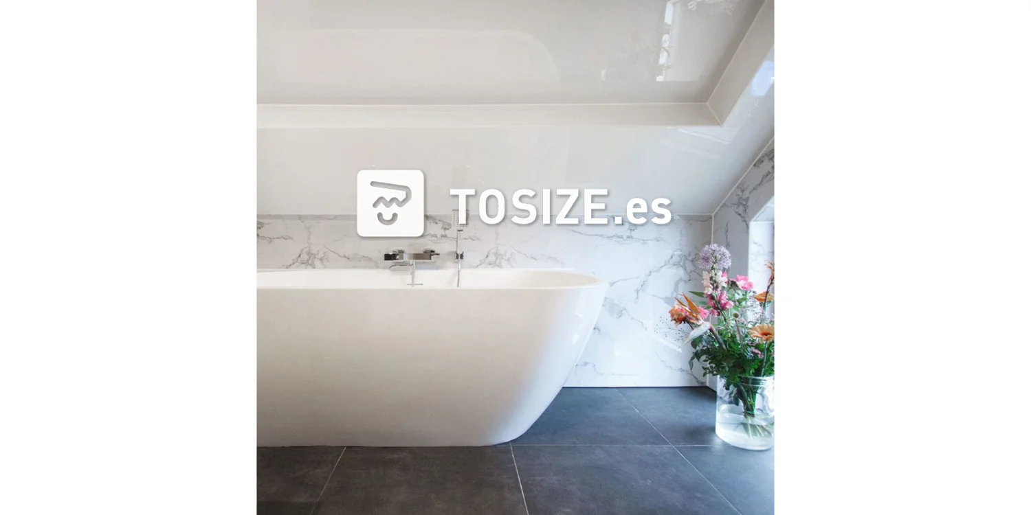 Lujoso panel de pared de mármol blanco cortado a medida | TOSIZE.es