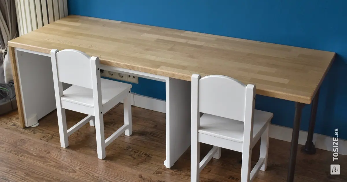 Truco de Ikea: mesa de juegos de bricolaje con paneles de roble | TOSIZE.es